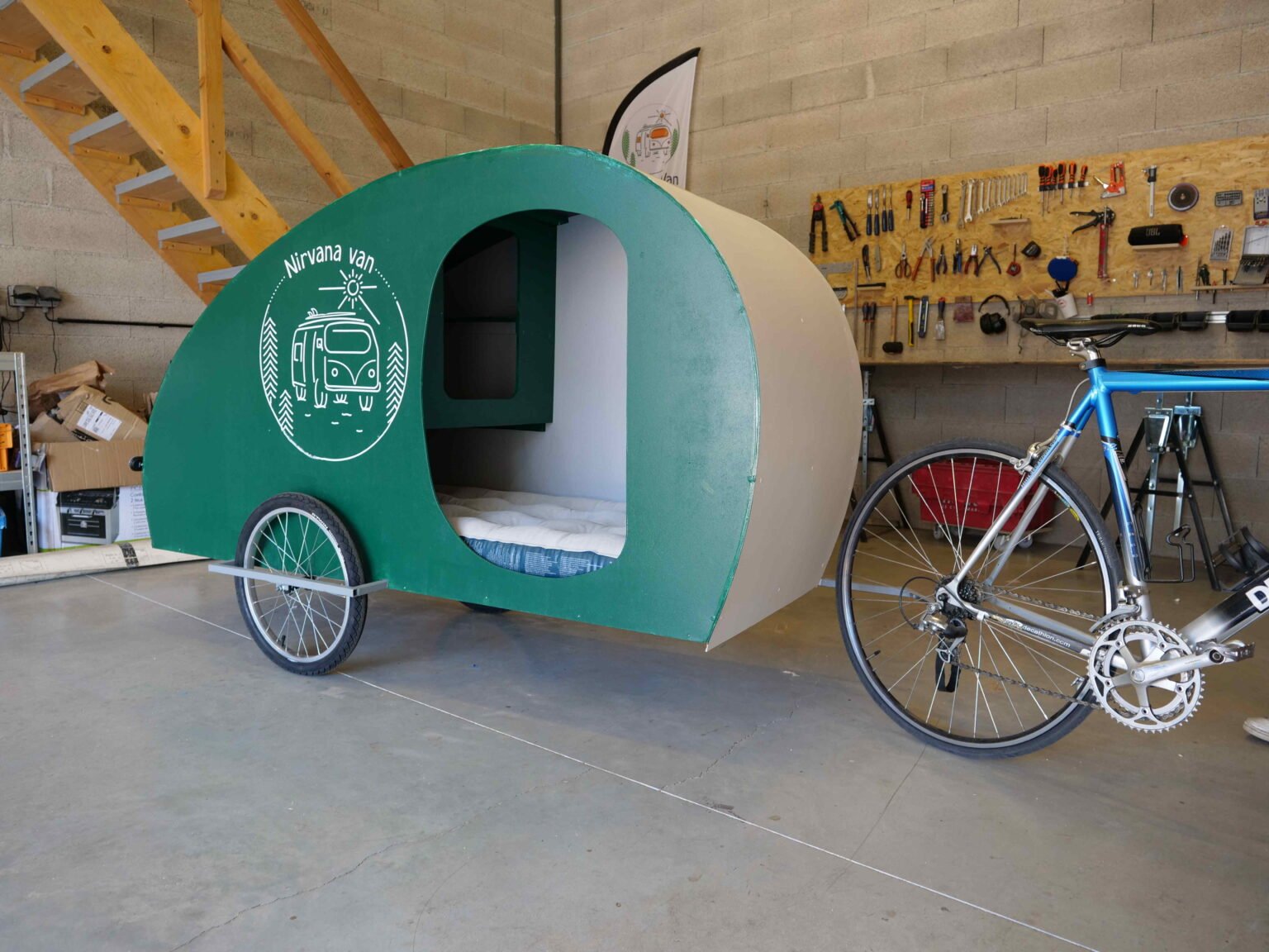 La mini caravane pour vélo qui révolutionne le cyclotourisme ...